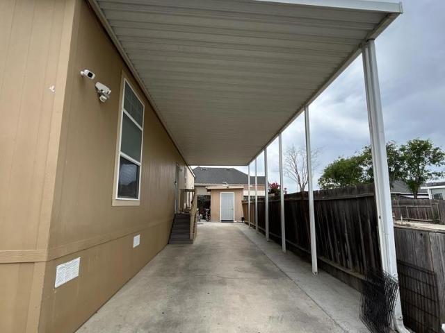 200 Burnett Avenue 70