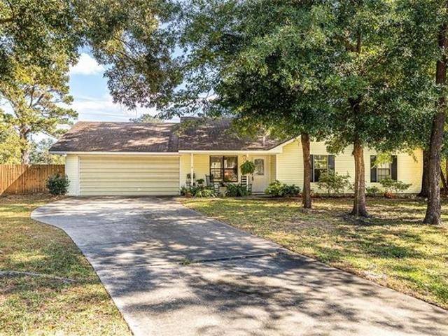 200 Glen Meadows Cir, Brunswick, GA 31523