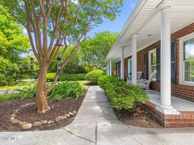 200 Greenwich Lane