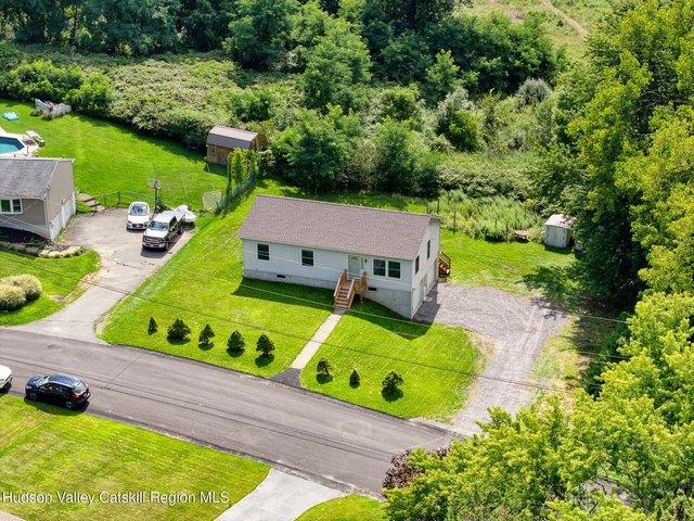200 Doris St, Port Ewen, NY 12466