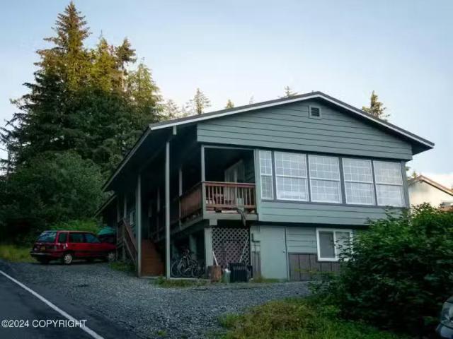 200 DAVIS AVENUE, CORDOVA, AK 99574 Single Family Residence Fo.