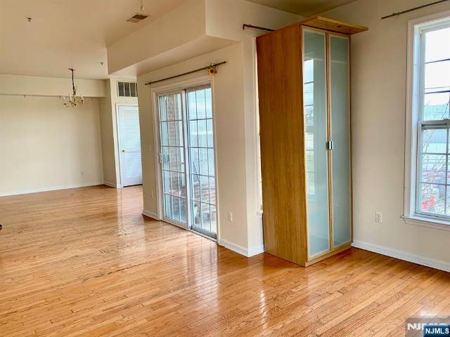 200 Dey Street # 277