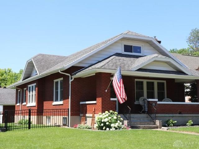 200 Dell Park Ave, Oakwood, OH 45419