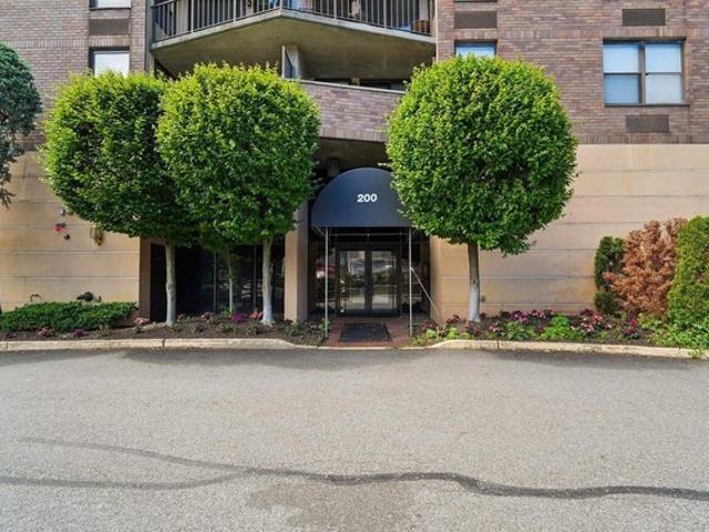 200 Division St Apt 3K, Cliffside Park, NJ 07010