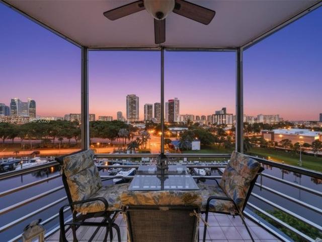 200 Diplomat Pkwy Apt 732, Hallandale Beach, FL 33009