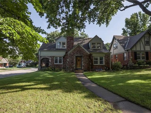 200 E 73rd Ter, Kansas City, MO 64114