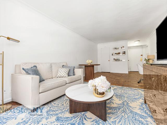 200 E 74TH Street 3G