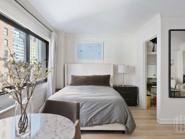 200 E 78th Street 7E