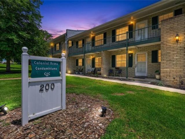 200 E 10th Ave Apt 8, Mount Dora, FL 32757