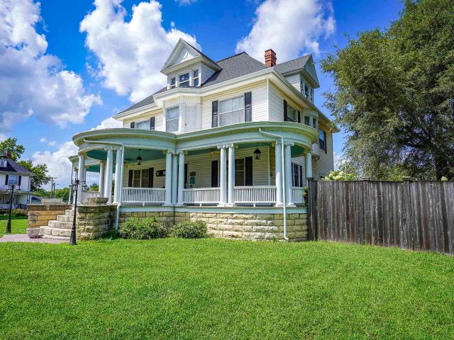 200 E 14th St, Horton, KS 66439 | MLS #243075 | Compass