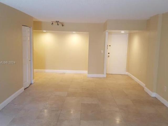 200 E 178th Dr #309, Sunny Isles Beach, FL 33160