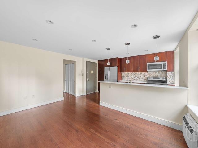 200 E 35th Street 3