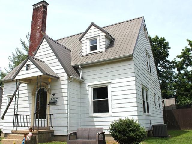 200 E Bennett St, Salem, IL 62881
