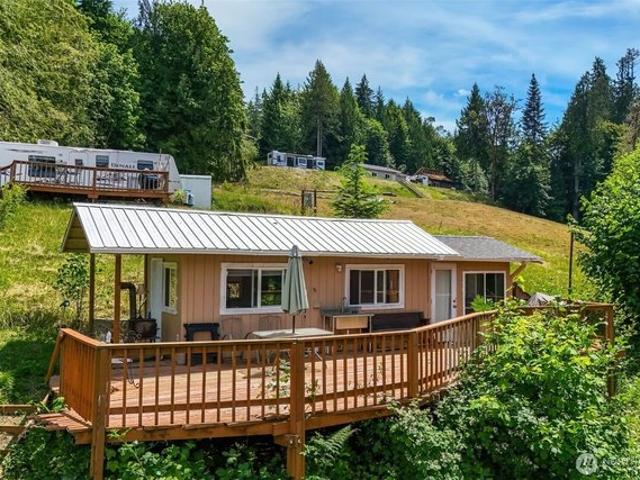 200 E Cove Dr, Belfair, WA 98528