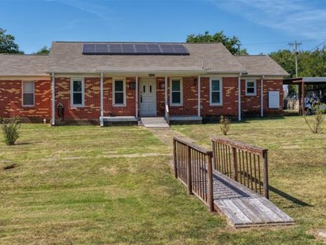 200 E Crossmain, Milford, TX 76670