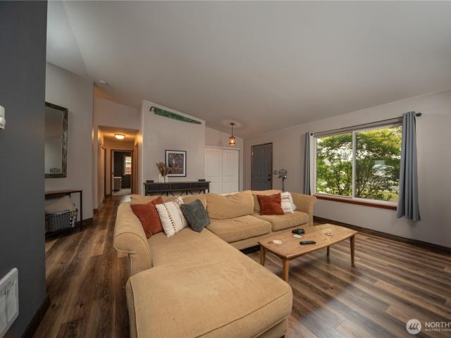 200 E Kristen Avenue