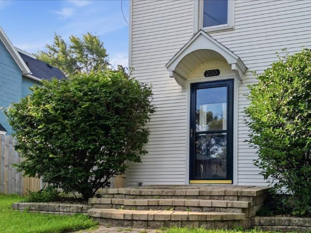 200 E North Street