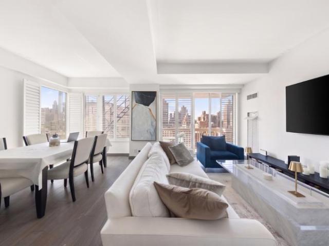 200 East 69th Street, New York, NY