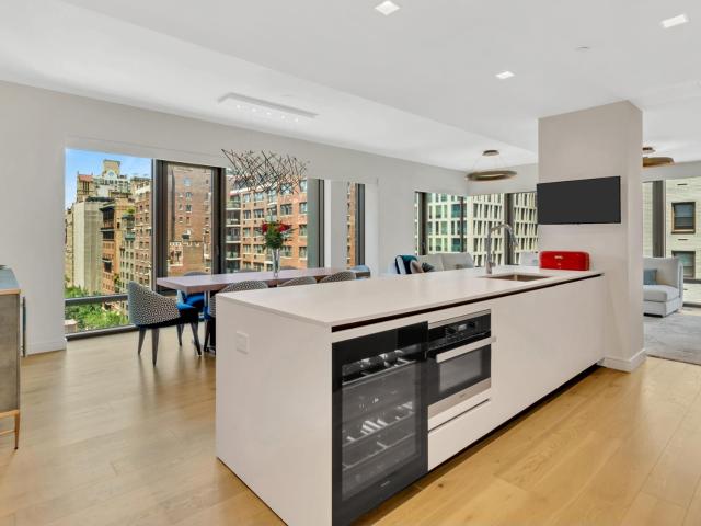 200 East 21st Street, New York, NY