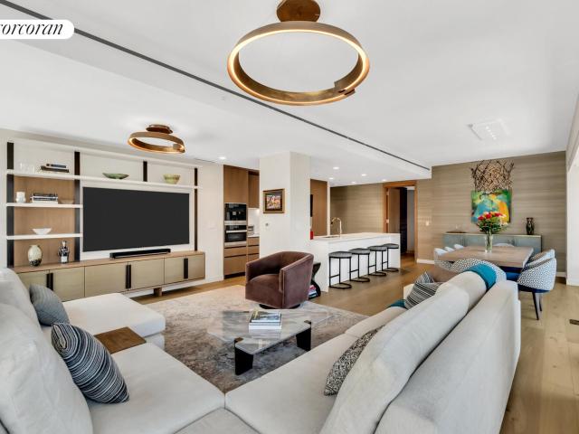 200 East 21st Street, New York, NY