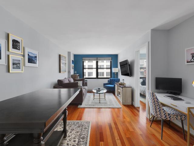 200 East 24th Street, New York, NY