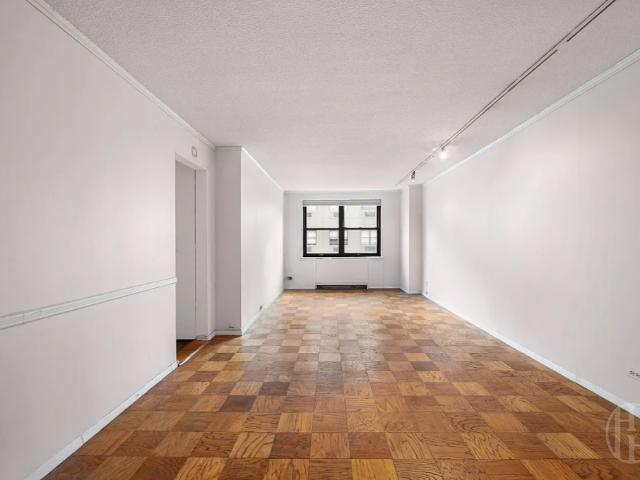 200 East 24th Street, New York, NY