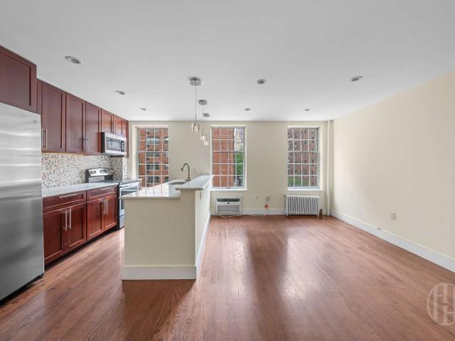 200 East 35th Street, New York, NY