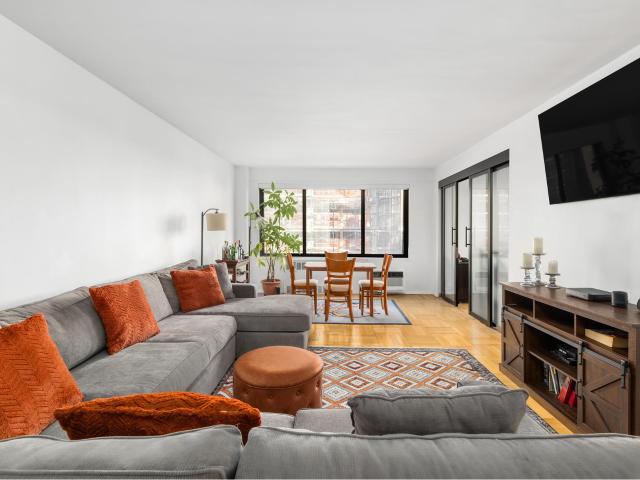 200 East 36th Street, New York, NY