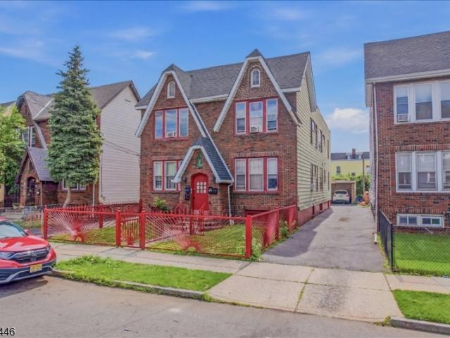 200 Eastern Pkwy