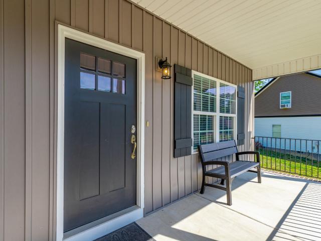 200 Eastview Cove Drive SE