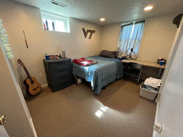 200 Eheart St SE 2 Bedroom Apartment for Rent at 200 Eheart St Se, Blacksburg, VA 24060 Mountain View