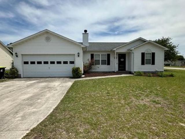 200 Essex Ct, Richlands, NC 28574