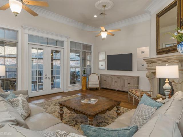 200 Evangeline Walk