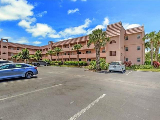 200 Forest Lakes Blvd Apt 108, Naples, FL 34105
