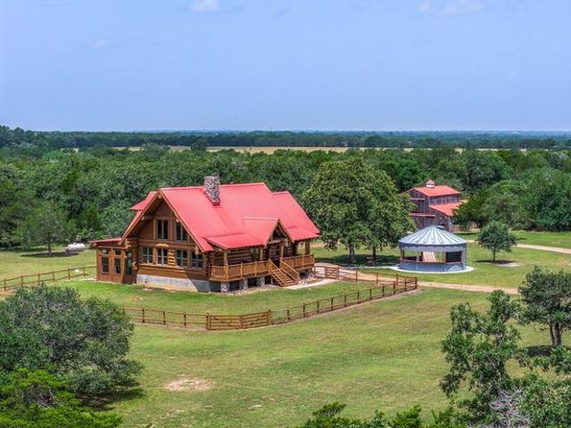200 Fayetteville Farms, Fayetteville, TX 78940