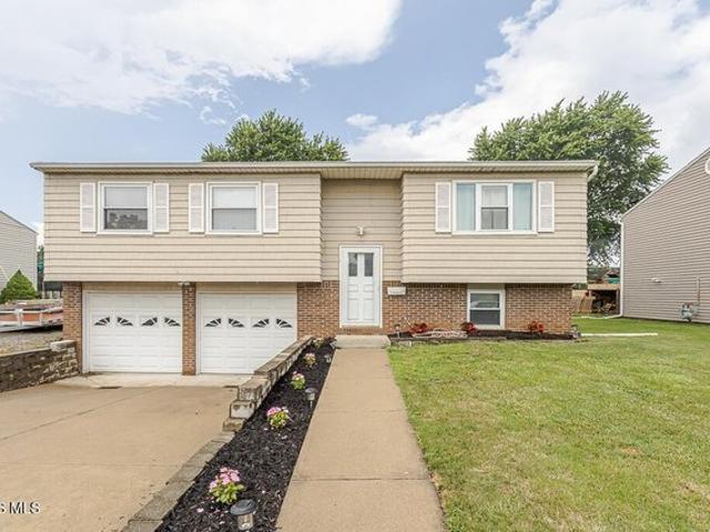 200 Farnstead Dr, Northwood, OH 43619