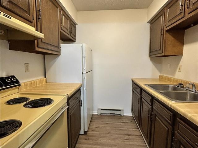 200 fernwood Road 3