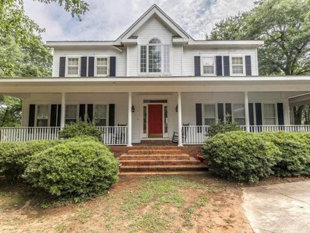 200 Fieldfare Dr, Kathleen, GA 31047