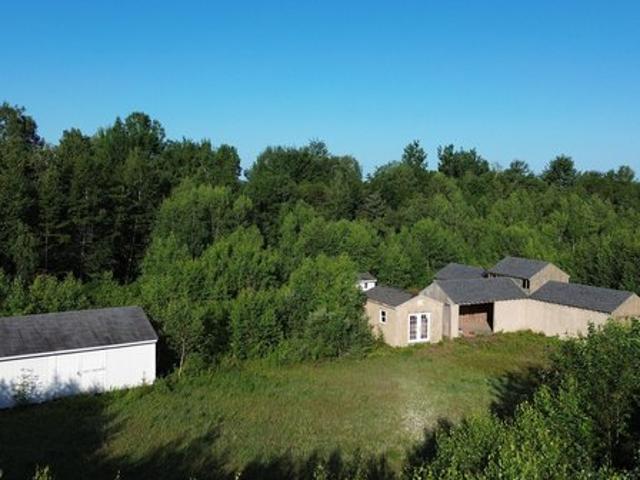 200 Knox Ridge Rd N, Knox, ME 04986