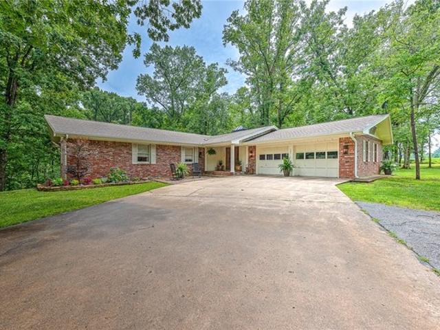 200 Kayla Dr, Rogers, AR 72756
