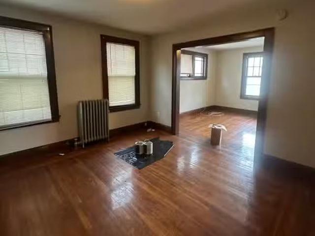 200 Kimberly Ave #B, New Haven, CT 06519