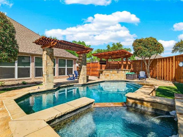 200 Hollowtree Court
