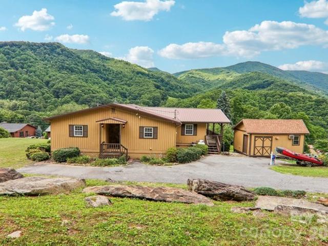 200 Holley Ln, Maggie Valley, NC 28751