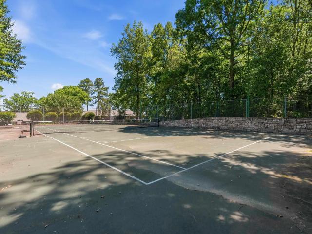 200 Hamilton Oaks # D 3
