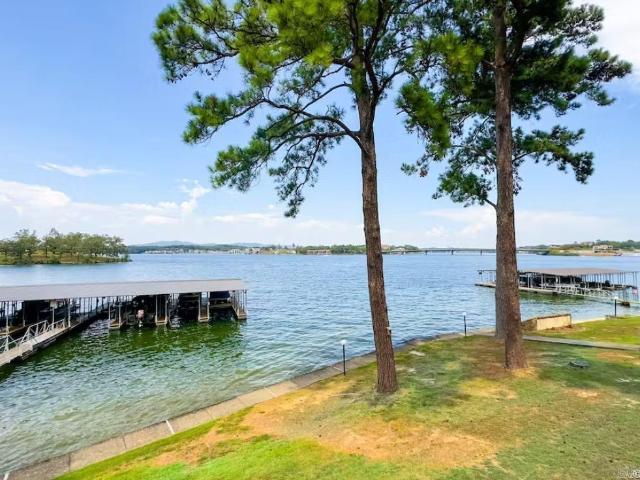 200 Hamilton Oaks # J2