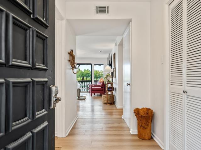 200 Hamilton Oaks # M 3