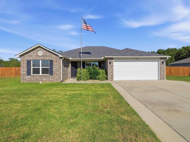 200 Hemlock Dr, Conway, AR 72032