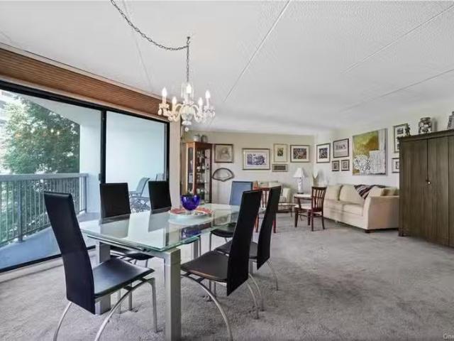200 HIGH POINT DR APT 411, HARTSDALE, NY 10530 Condo/Townhome.