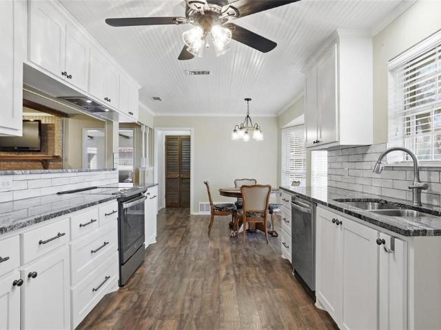 200 Hillview Dr, Hurst, TX 76054 | MLS #21158