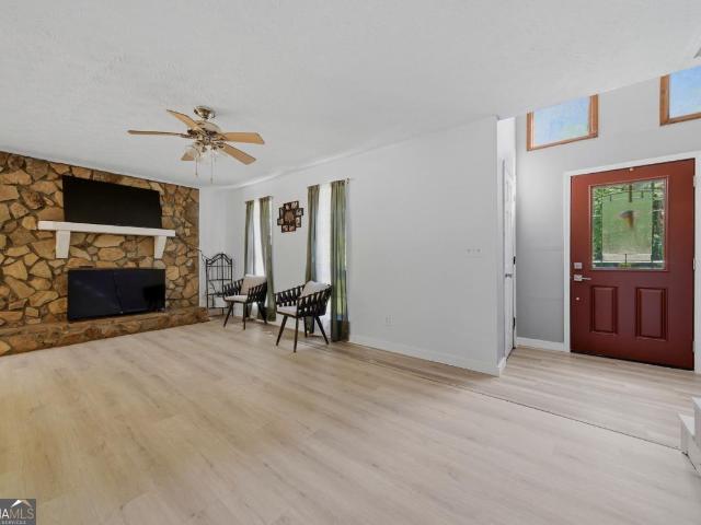 200 Huntcliff Court